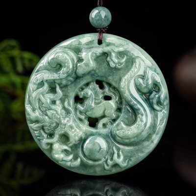 天然A货翡翠龙马精神吊坠生肖豆种镂空玉石挂件玉坠款四会