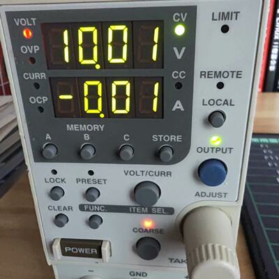 高砂KX-100L开关直流电源0-40V,0-10A。AC2议价