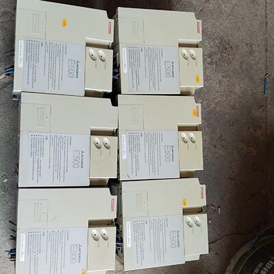 出拆机三菱变频器四台型号FRE5400.75CH成--议价商品