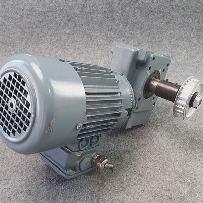 GETRIEBEBAU NORD 1SU5071 S4 TF  SK 71S4 TF