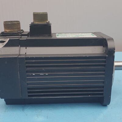 YASKAWA ELECTRIC  AC SERVO MOTOR  USAMED03MB2T
