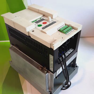 Moeller DF53402K2  DE5LZ3011V4   VARIATORE DI FREQUENZA