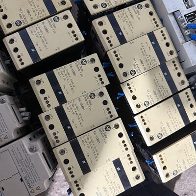 议价Rockwell Ab Safety Relay SolidState Relay Model 156A30bb