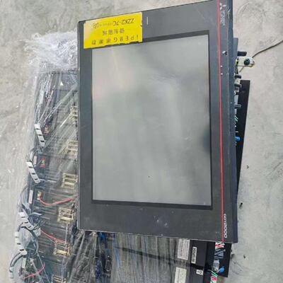 议价三菱GOT2000触摸屏GT2710STBD手慢无1