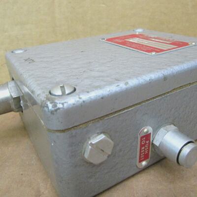 Meletron 312RD65G Pressure Actuated Switch  51012LR