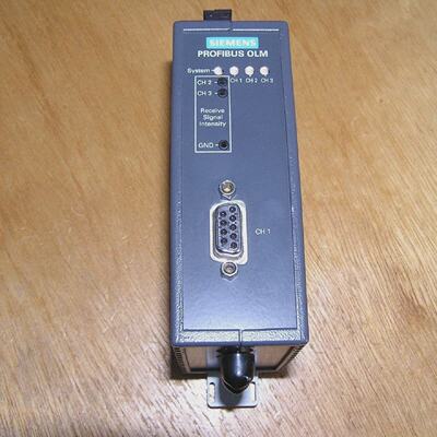 Siemens 6GK15022CB10 Simatic NET OLMG11 V3.1 used in excelle