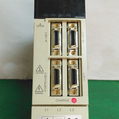 L1324 LOT OF 42 MITSUBISHI AC SERVO DRIVER 0.9A 200230V 5060