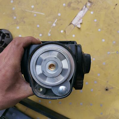 曼富图501HDV云台，曼富图三角架！具体成色见图，云台有损--议价