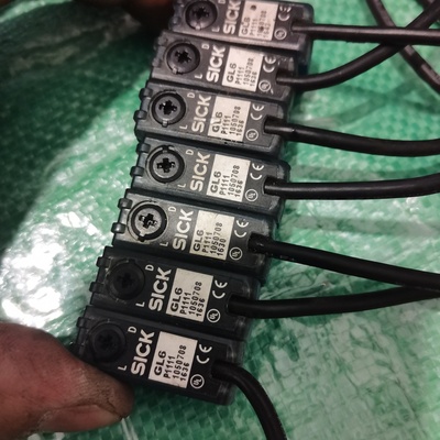 出一批SICK光电传感器型号GL6P1111件