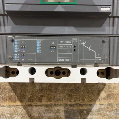询价-九五新断路器SACES6N600A2台
