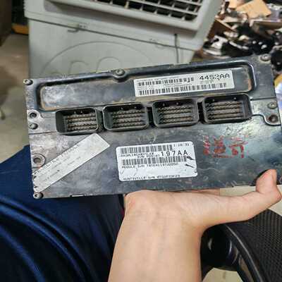 道奇原装拆车发动机电脑板，型号P05187，适用于道奇系列车--议价