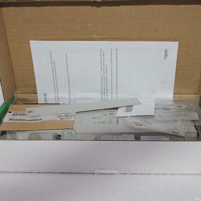 Schneider 140AVO02000 Analog Output Module Modicon Quantum