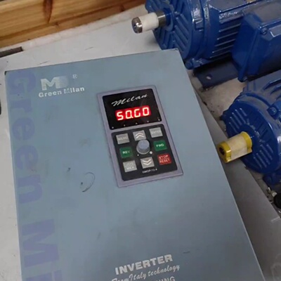 寻米兰变频器15WM5000VT15G18.5PB成色