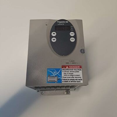 LXM05BD14N4  SCHNEIDER  LXM05BD14N4  SERVO VARIATEUR USED
