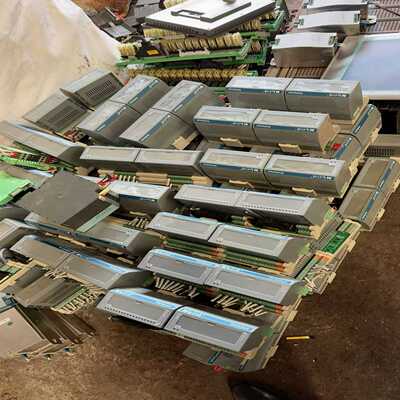 和利时PLC出售，型号FM148C，成色不错，轻微使用痕迹。--议价商