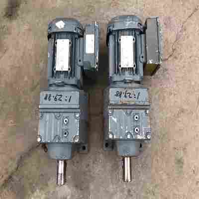 【星慕电子】两台sew卧式齿轮减速机，R47 DRS71M4，速比1:2