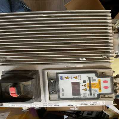 Lenze伦茨变频器E84DSPBC1524R2SLCE！拆（佳毅工控）