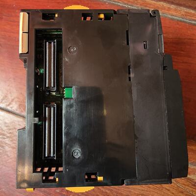 议价PLC主机CJ2MCPU32实物拍摄拆议价