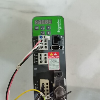 议价伺服驱动器LXM26DU07M3X件 成色还可以 功