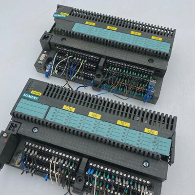 2 x SIEMENS SIMATIC ET 200B 24DI  8DO 1330BN010XB0  1930CB10