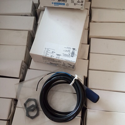 议价施耐德XUB2AKSNL2T XUB2ANANL2R接近开关对射光电感测器01494