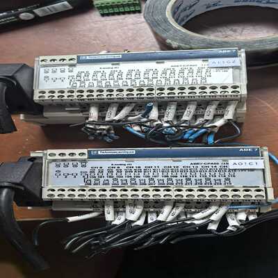 接线端子ABE7-CPA02，功能正常，成色还行。询价