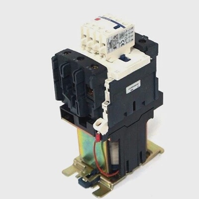 NEW TELEMECANIQUE LC1DREQ3831G4 CONTACTOR LC1 D80 LP1 D8011