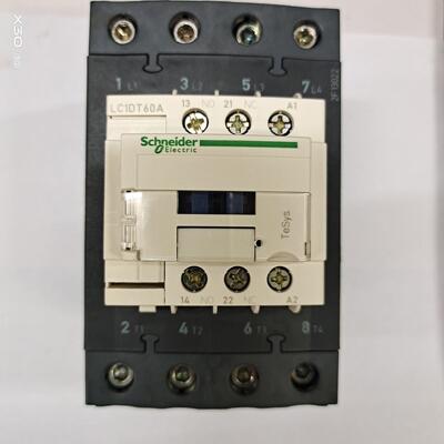 四极交流接触器LC1DT60AM7 P7 AC220V   LC1D40AP7