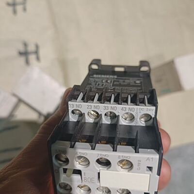 拍前询价：全新西门子接触器3TH22800BM4DC220V有1