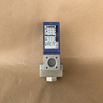 Telemecanique Xmlb004B2S11 Druckschalter 071354