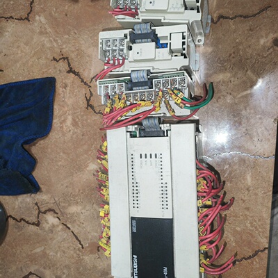 议价PLC  FX3U48M   FX2N2DA   F议价