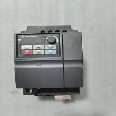变频器VFD015EL21A1.5KW240V拆