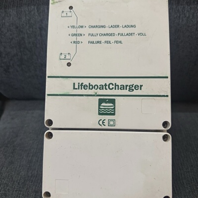 DEFA 2x5A LIFEBOAT CHARGER 700109 1ST WORKING 2ND NOT WORKIN