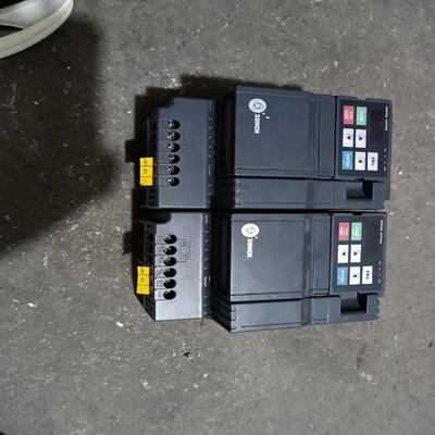 询价~9新众晨变频器Z2400、3R7G/5R5P上电测试功能正常