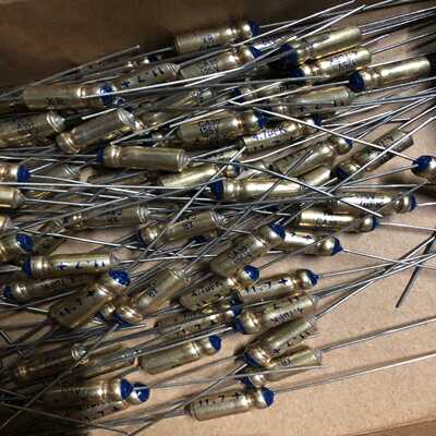 询价新日XRCA30-125V4.7UFK银外壳轴新日