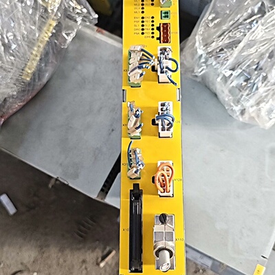 COMAU柯马机器人控制器C5GSDM2型号CR174议价