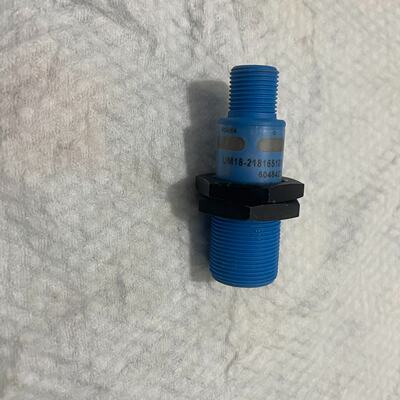 议价Sick Ultrasoc Sensor Um18218161101 The Color Depends On
