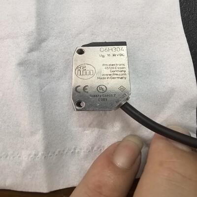 询价德国原装IFM易福门O6H304光电传感器，线长30cm