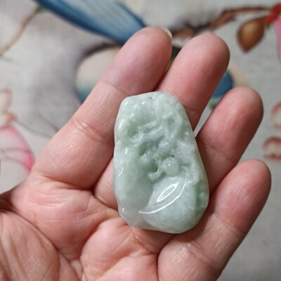 天然翡翠吊坠飘花摇钱树发财