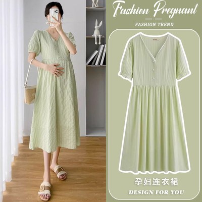 孕妇连衣裙2025新款夏季绿色短袖薄款VK领时尚宽松显瘦潮妈中长款