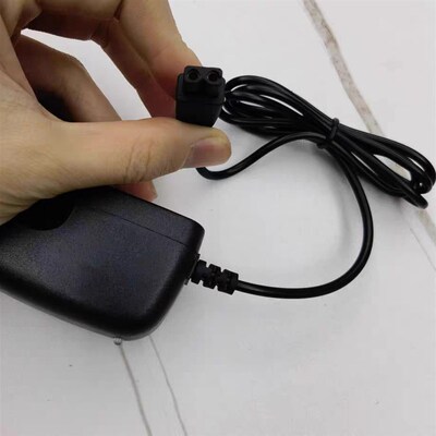 适用 东亮D30110多用途强光探照灯手电筒充电器