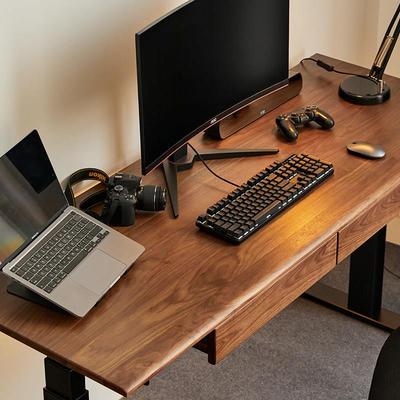 实木黑胡木电升动降桌电脑智能移动办桃公竞电樱桃木自PBM工作台