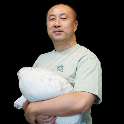 键盘政治家之选 夏款T恤马督工键政顶球L用正在潜水积极摸鱼