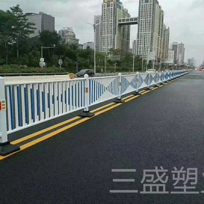 锌钢道路护栏交通设施围栏机非人行隔离栏杆广告厂房小区分隔栅栏