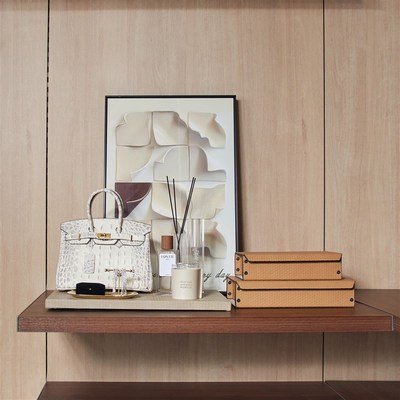 OON慕空间样板房衣帽间女士梳妆台香水装饰画装饰品摆设道具