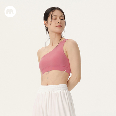 omshan·斜肩设计感吊带背心 亲肤包裹感瑜伽上衣带胸垫