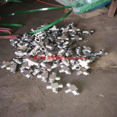 A105、20G  12Cr1MOVG合金材质锻制等径三通 螺纹承插三通 接管座