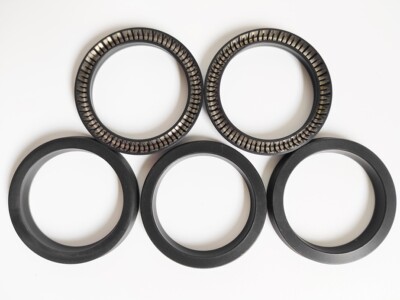 PV宝色霞板标准孔用泛塞封100*90.6/115/120*105.6/110.6*7.1