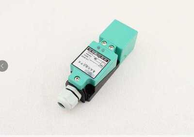 方型接近开关 J40M-D15NCJ PCJ金属 电感式 传感器 感应开关