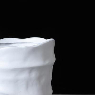 创意轻ZM20202黑奢器规白不则纹路树脂花花瓶简约北欧售楼饰品大